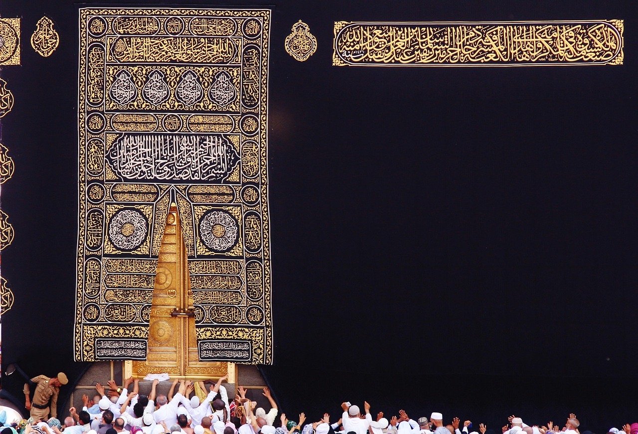 The Kaaba and the Black Stone | Between Symbols and Holy His
